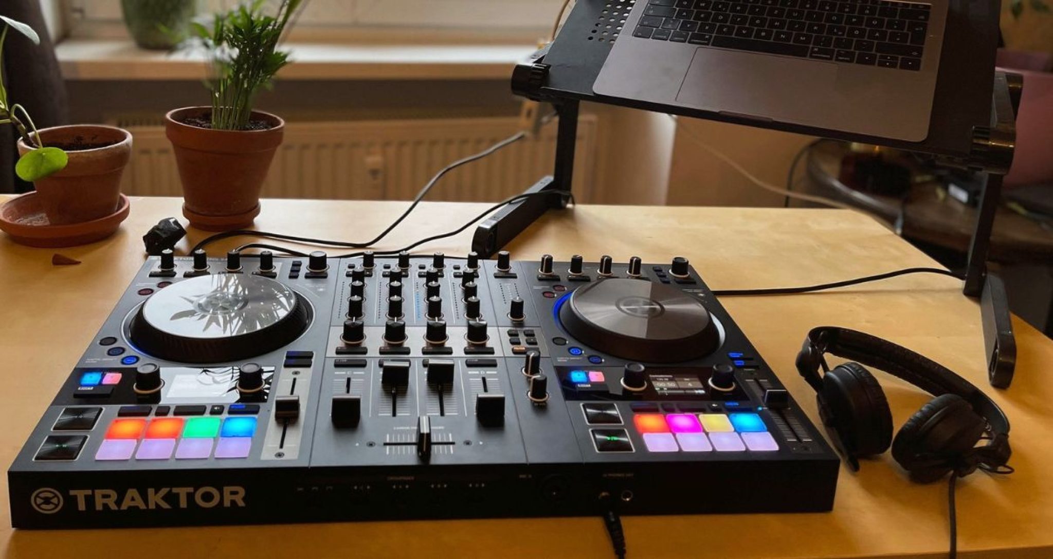 2023: ¡Los 5 Mejores Controladores de DJ Tractor para Tu Mezcla ...