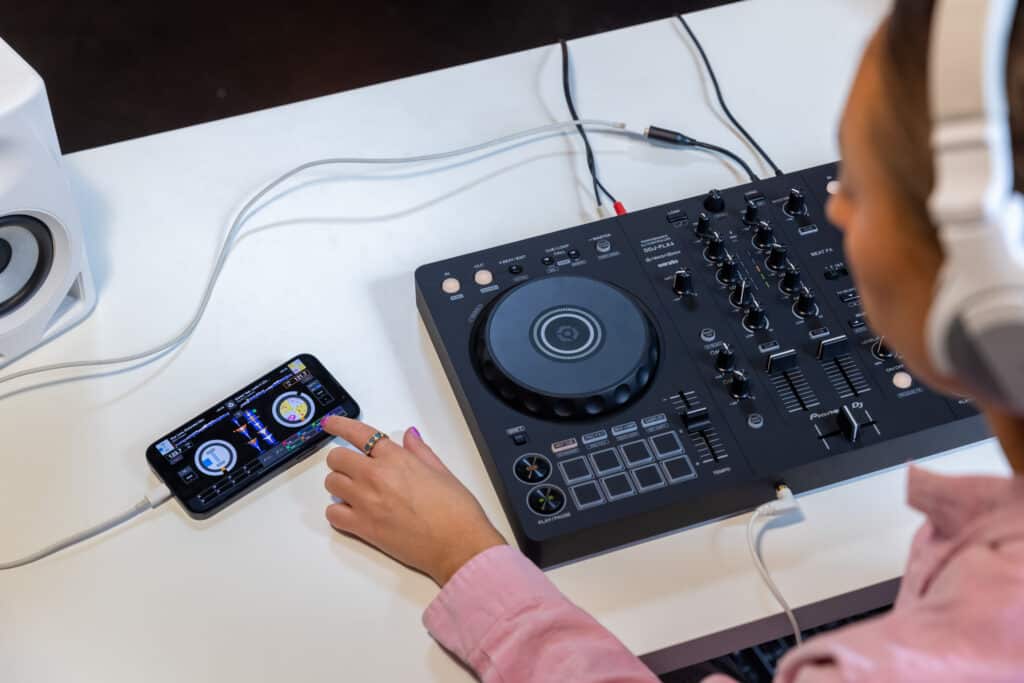 Descubre la App Rekordbox: ¡Conviértete en DJ desde tu iPhone o iPad ...